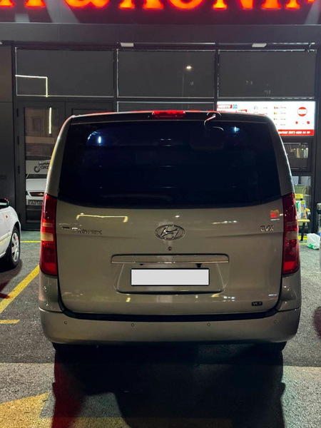 VAN Hyundai Starex