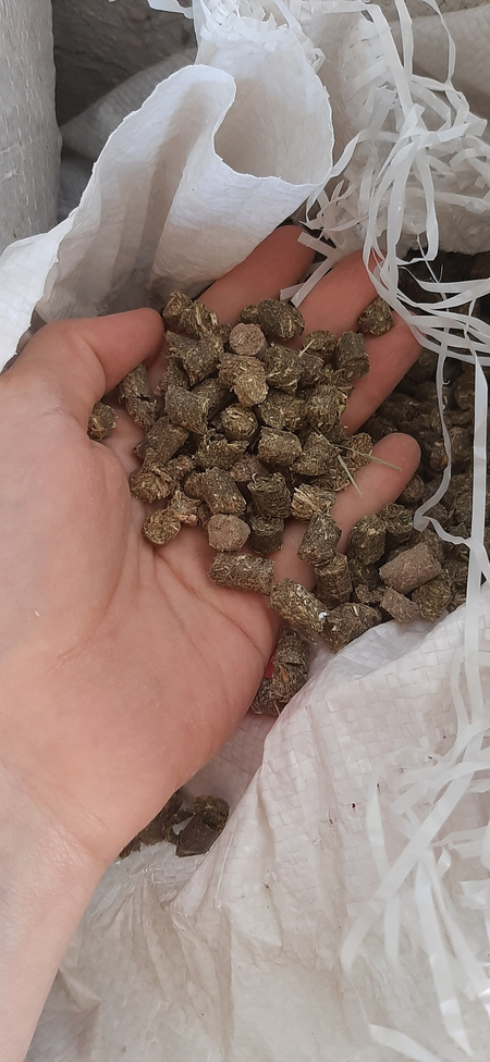 Чорва моллари  куйлар учун туйимли ем озука махсулоти