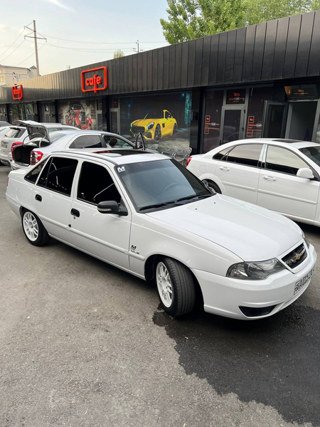 Продаётся Нексия 1.8full