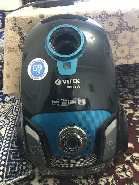 Пылесос Pilesos Vitek VT-1898 BK