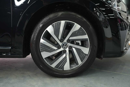 Volkswagen Passat Plug-in Hybrid 2023 с НДС (Перечисление, автокредит)