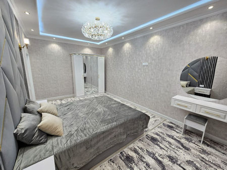 Продается 4 ком. Квартира площадью 140 кв.м. На Бульваре ор. УВД