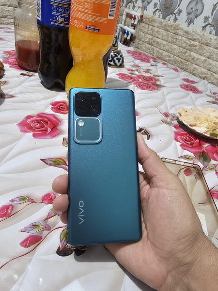Vivo v 30 ram 12/256