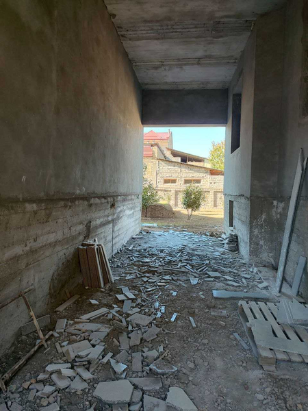 Продаются 2-е трёхуровневые коробки в Яшнабадском районе ( Олмос).