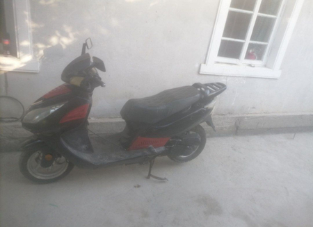 Skuter 80 kub Holati Yaxshi yurb Turipti Bitta knopkaga Oladi