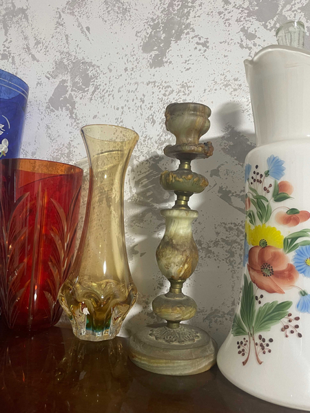 продам картины , вазы и кувшины (советские).