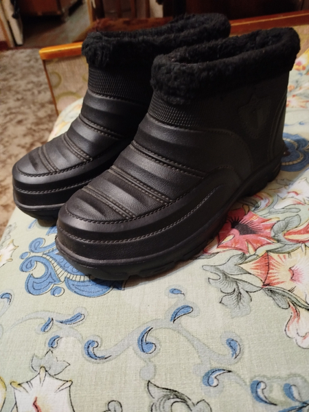Продаю мужские галоши резиновые