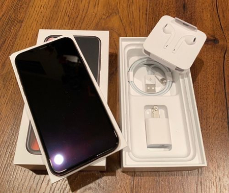 Iphone Xr black.full box 64gb LL/A