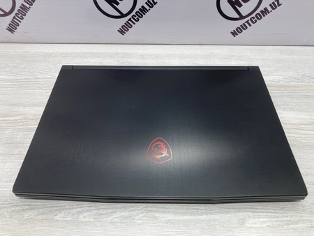 MSI i5-10500H 8/256 GTX 1650