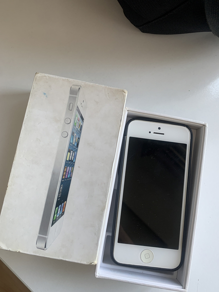 Продается Iphone 5 состояние новое