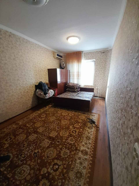 1 хонали шароити билан 8 микрорайонда