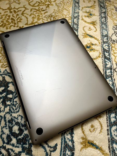 MacBook Pro 2017 16/256 GB  15