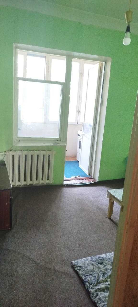 srochna sotaman 2 honalik uy kadesheva bozori oldida SR
