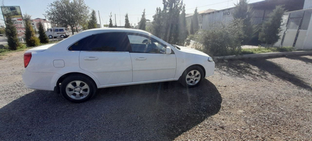 Lacetti AT 1,5 sotiladi