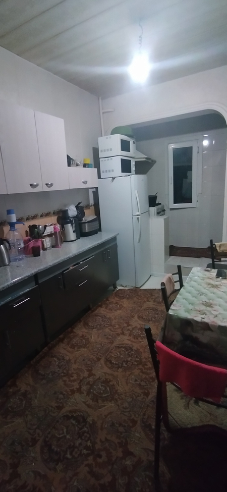Уй сотилади . Продается дом . Себзар 3 хона 2 этаж 9 этажкада