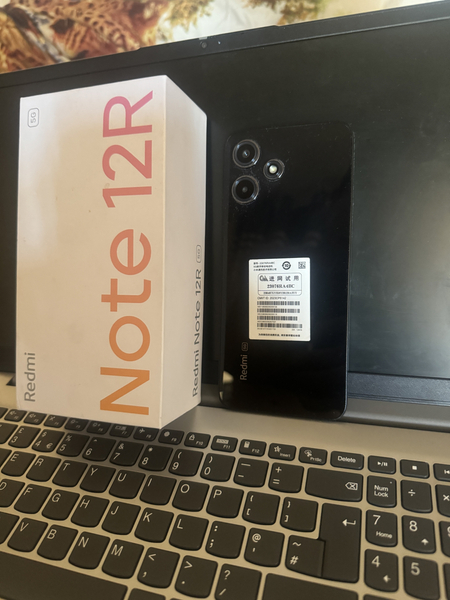 Srochna sotiladi redmi note 12r 5G