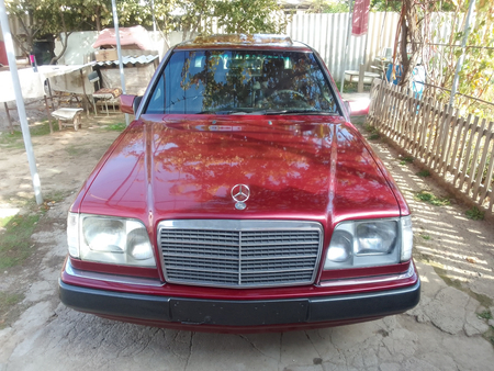Продам Mercedes Benz W124 E200