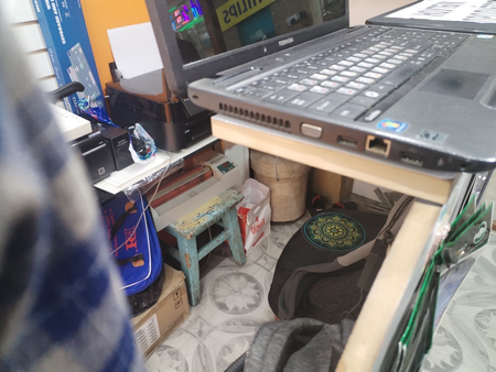 Noutbuk sotiladi Toshiba