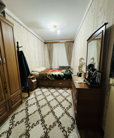 Феруза Продается квартира 2/2/4 балкон 1.5х3