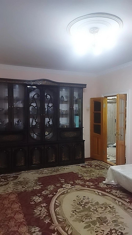 Продаётся 3х комнатная квартира. О-р шарқ-водник.