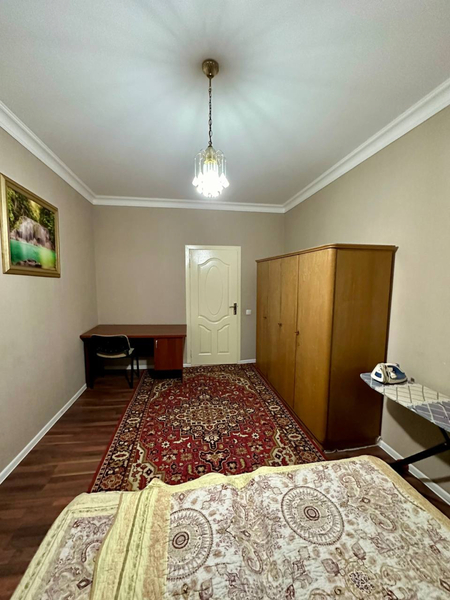 Сдается Юнусабад 15-кв 2-комн 1-этаж метро Туркистан