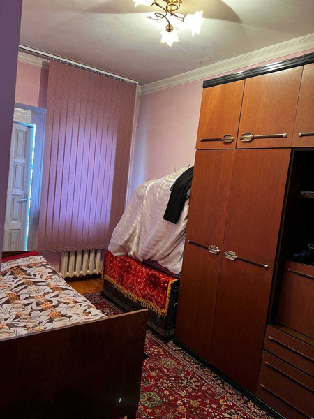 ул.Новомосковская 77-серия 3-комн 4/4 75 м² кирпич 2х6 средняя