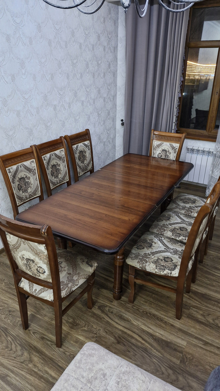 Продается стол и стулья