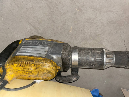 Отбойный молоток DeWALT