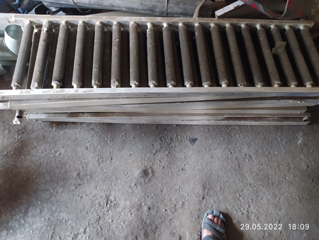 Otopleniga samodelni radiator sotiladi.