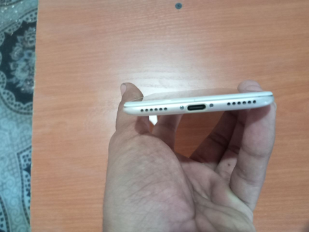 Mi 6x,  128/6, karobka dokument beriladi qõshib bitta telefon sovğa