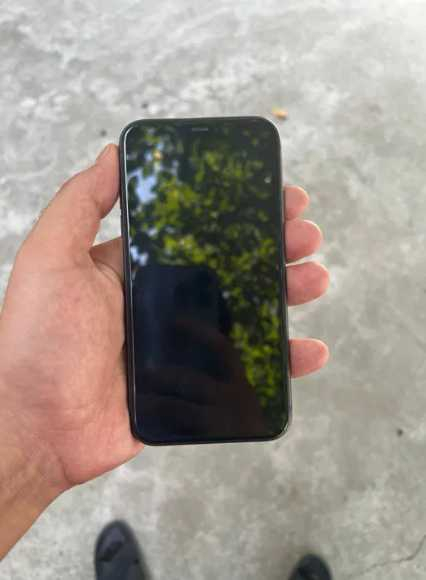 iPhone 11 Black 64 GB