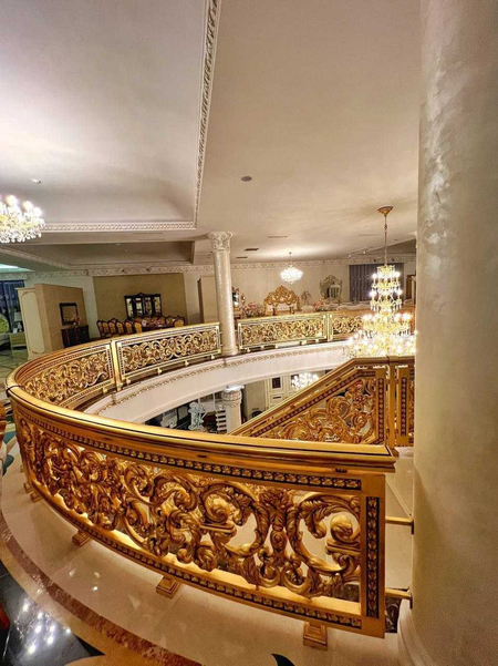 Продается Роскошное здание  3500м2, 11.75 соток о-р: рынок Малика