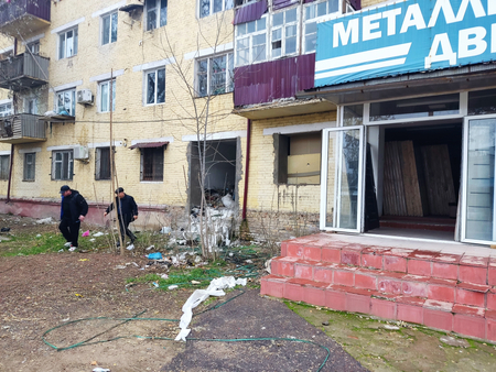 Продается 1-комнатная квартира, можно под магазин