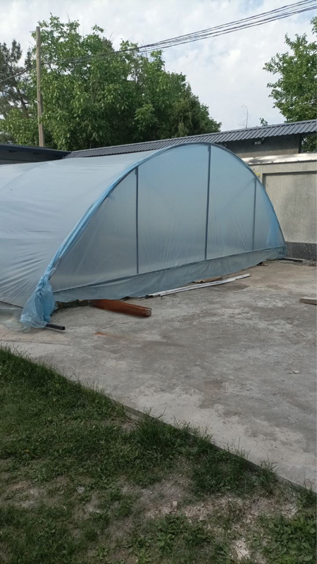 Продам  готовый парник.