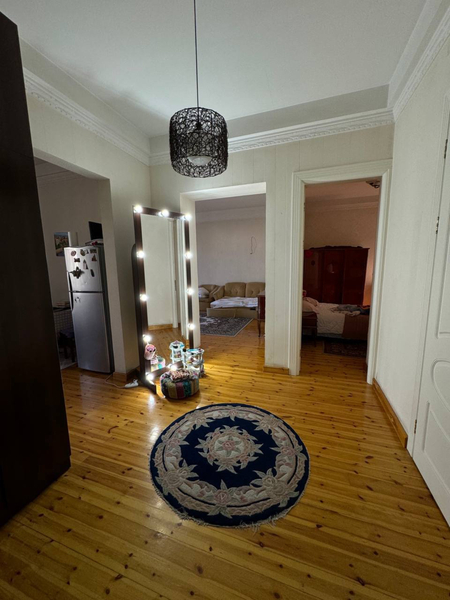 Продается 2/3/3 Сталинка, Алайский рынок