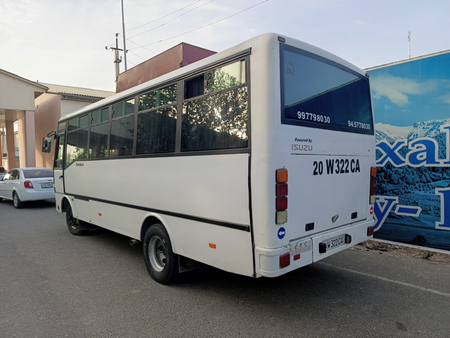 Isuzu avtobus 2012y MP21 holati yaxshi