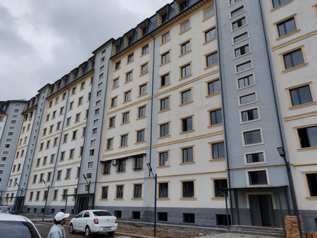 Dom sotiladi navaistroyka 2 xona 65 kvadrat