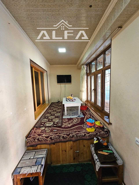 2 xonali 64m² 1-qavat sotiladi.