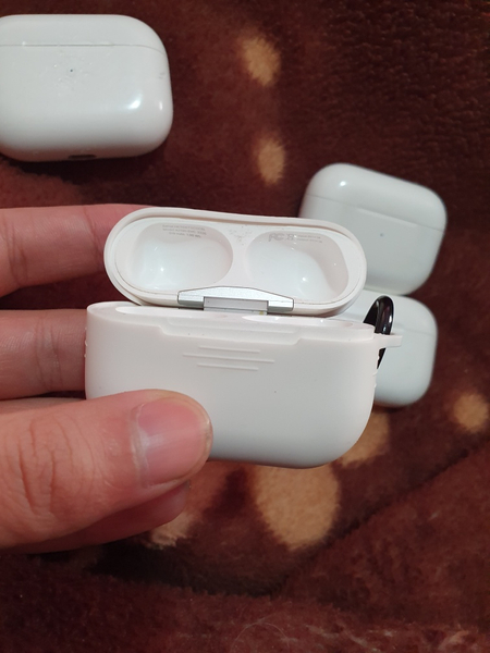 AirPods Pro Кейс/Case Оргинал 100% Хорошие Состояния (Толка Кейс)