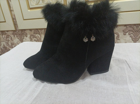 Ayollar uchun oyoq kiyim qalin