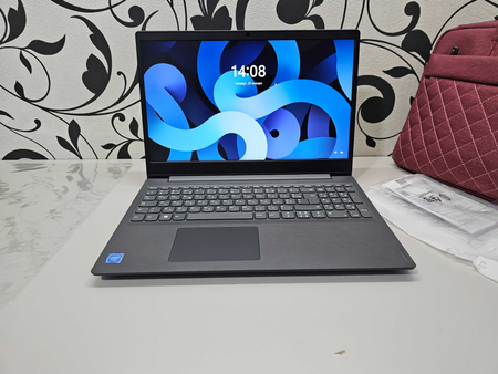 ПРОДАМ Lenovo V15 Офисный Ноутбук DualCeleron N4020/4GB/256SSD/15.6