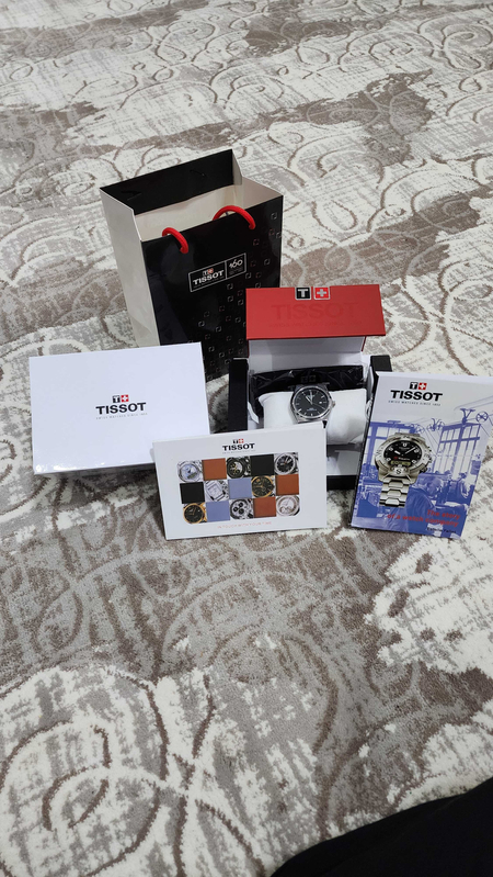 Часы TISSOT ААА класса коробка, документ всё в комплекте есть ..