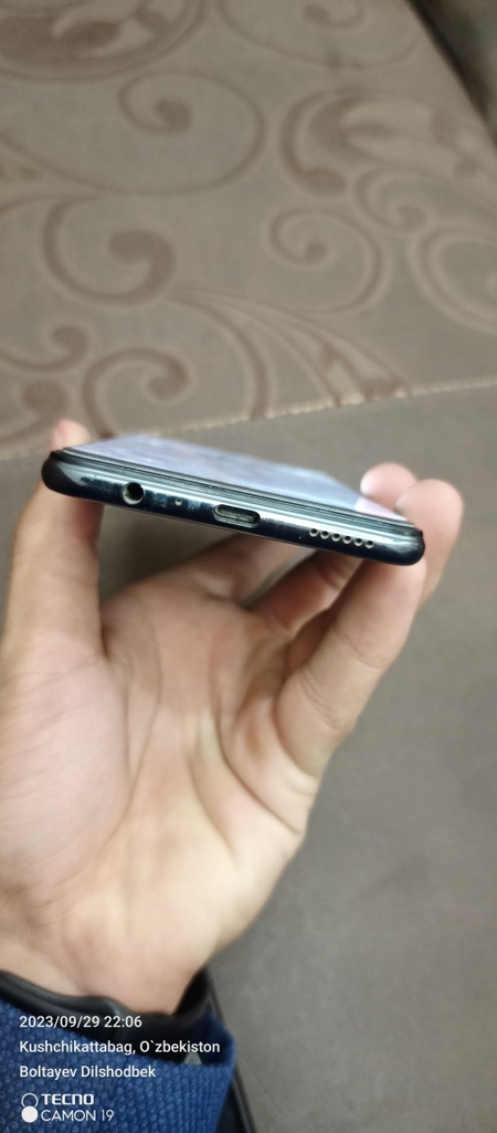 Vivo  v2025 tel sotiladi  pamiyati  128/8+4
