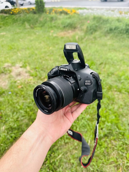Canon EOS 600D  в хорошем состоянии