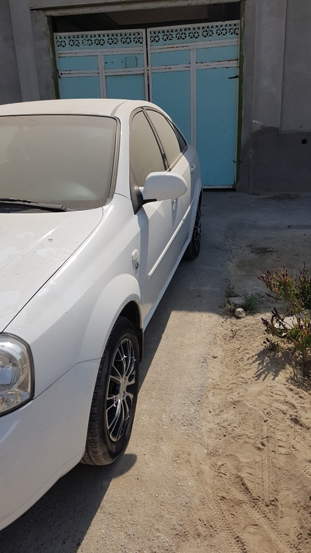 Lacetti sotiladi