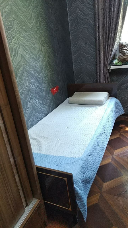 Односпальная кровать с матрасом