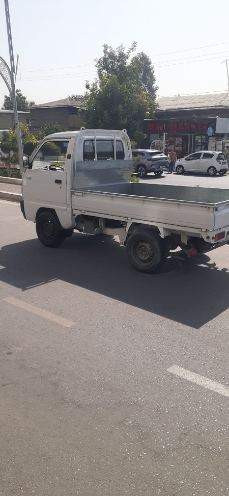 Labo sotiladi. Metani bor, 13 balon taqilgan