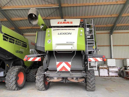 CLAAS Lexion770. ( б/у)
Жатка 12 м.