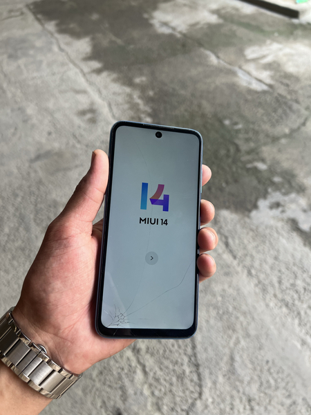 Redmi 10 128gb karobka bor zaryadni qowib beriladi
