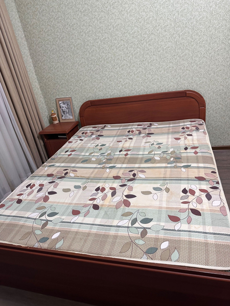 Двухспальная кровать